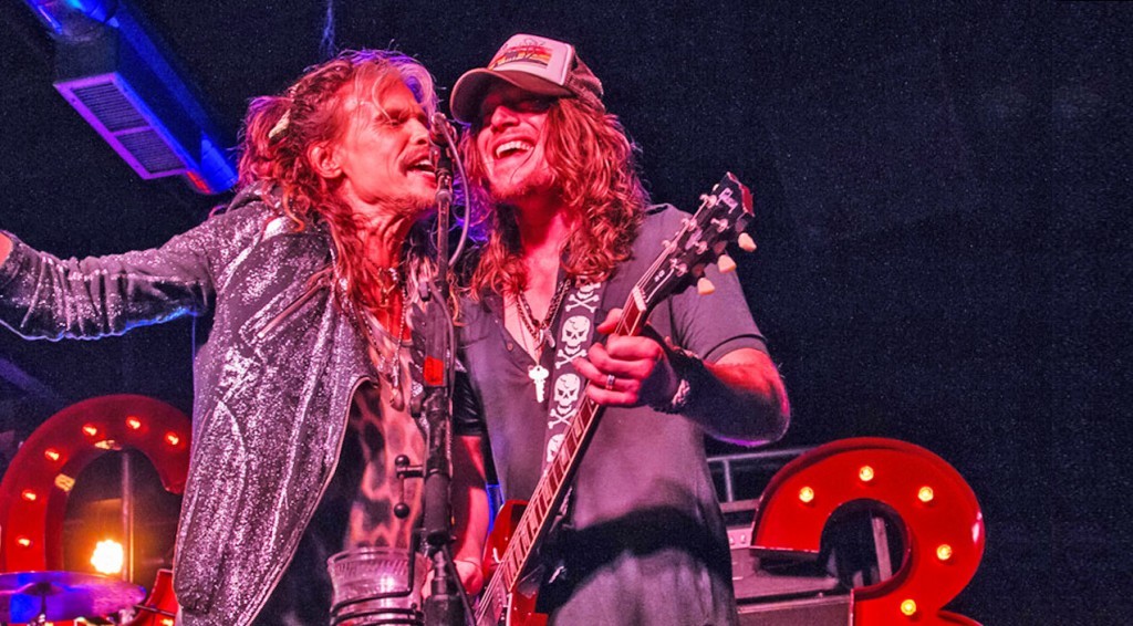 You Won't Believe Where Steven Tyler Showed Up At! - Country Sings ...